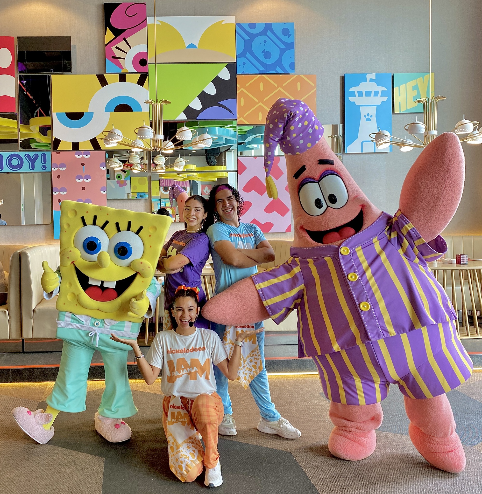 Nickelodeon Pajama Jam desayuno con personajes en Riviera Maya